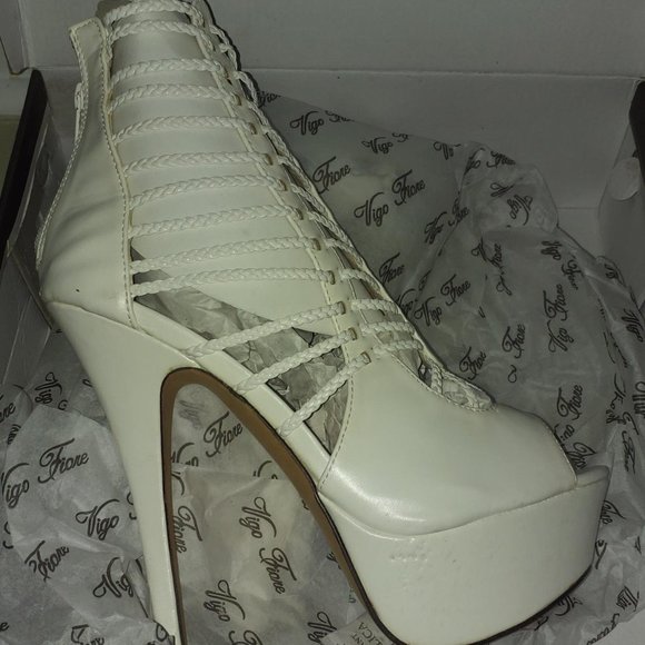 Vigo Fiore | Shoes | Vigo Fiore Size White Helena | Poshmark